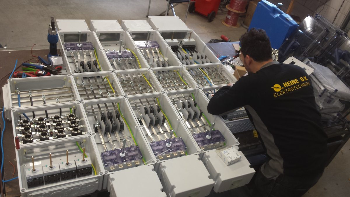 We maken veel verdelers tot 630A van het merk Eaton van het type ...